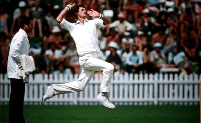 15 Best Bowler in The World (All-Time Rankings)
